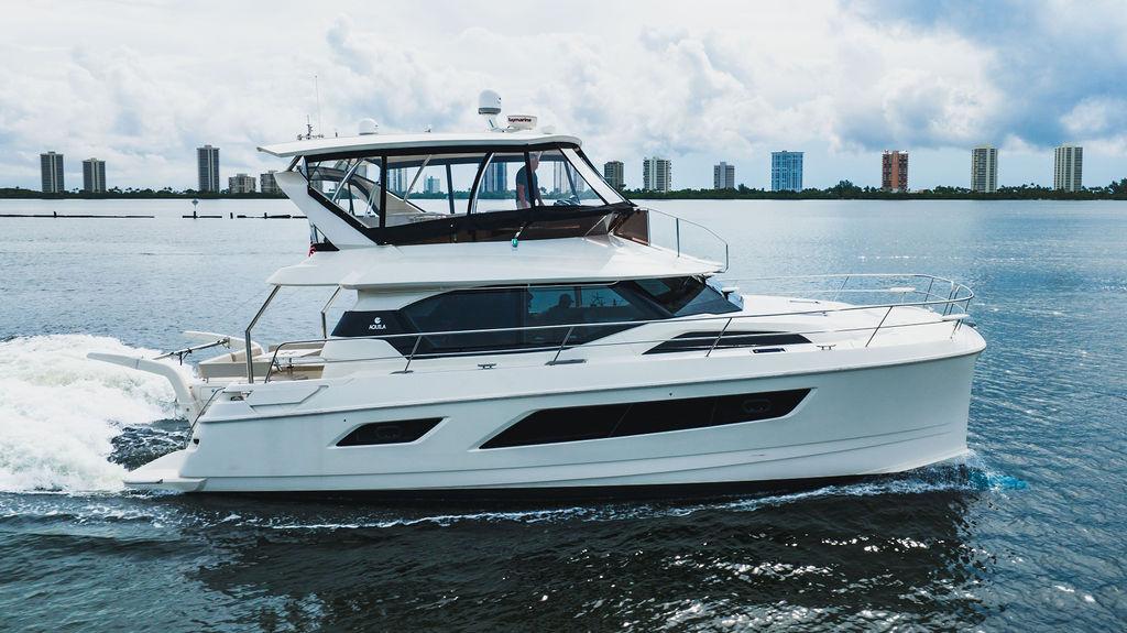 2017 Aquila 44 Power Cat - FLY Yachts