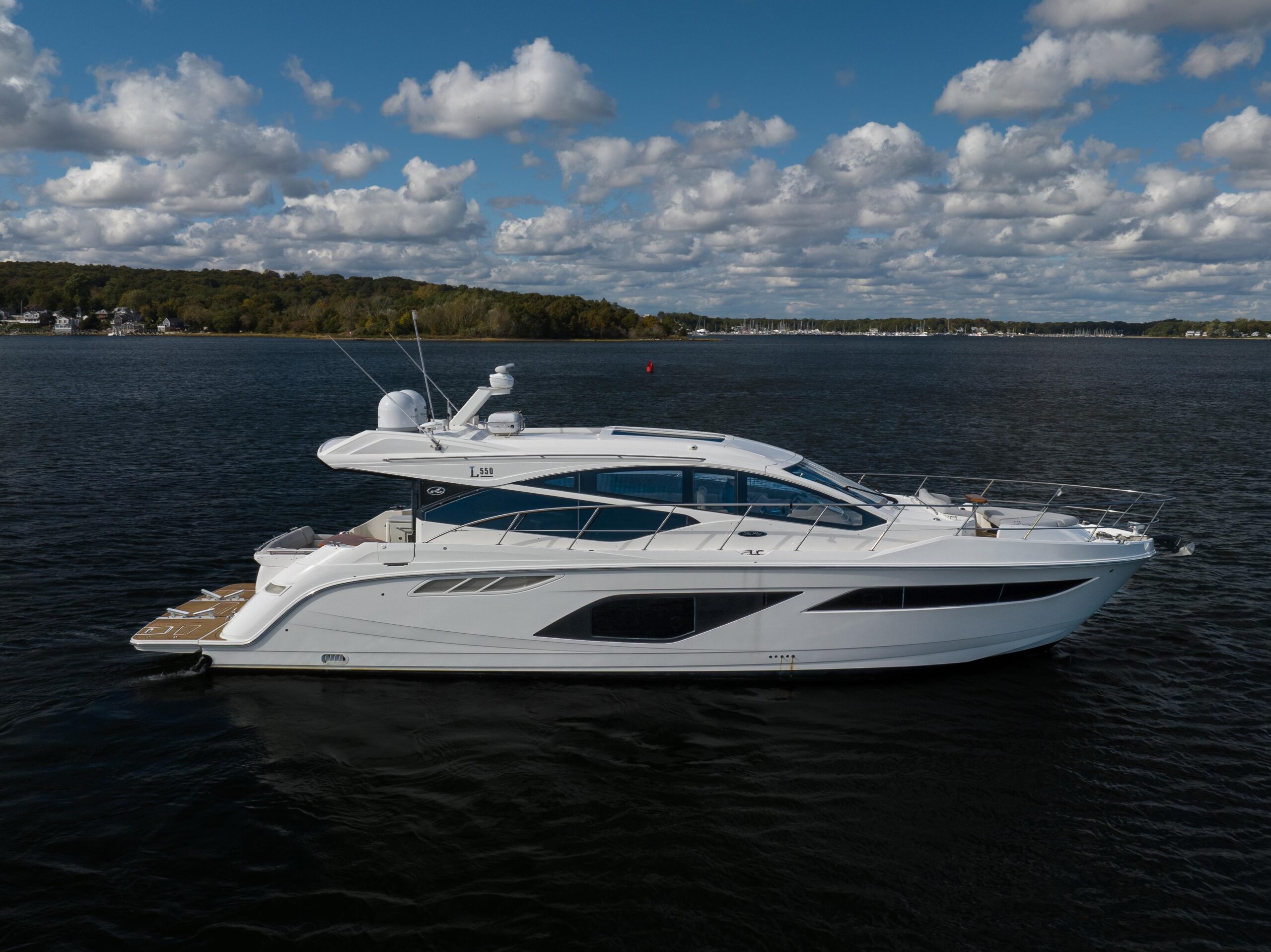 2018 Sea Ray L550 - FLY Yachts
