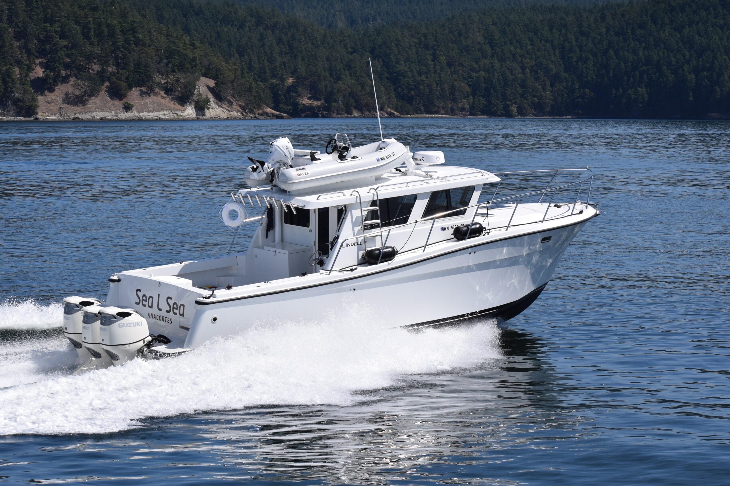 2019 Lindell 38 - FLY Yachts