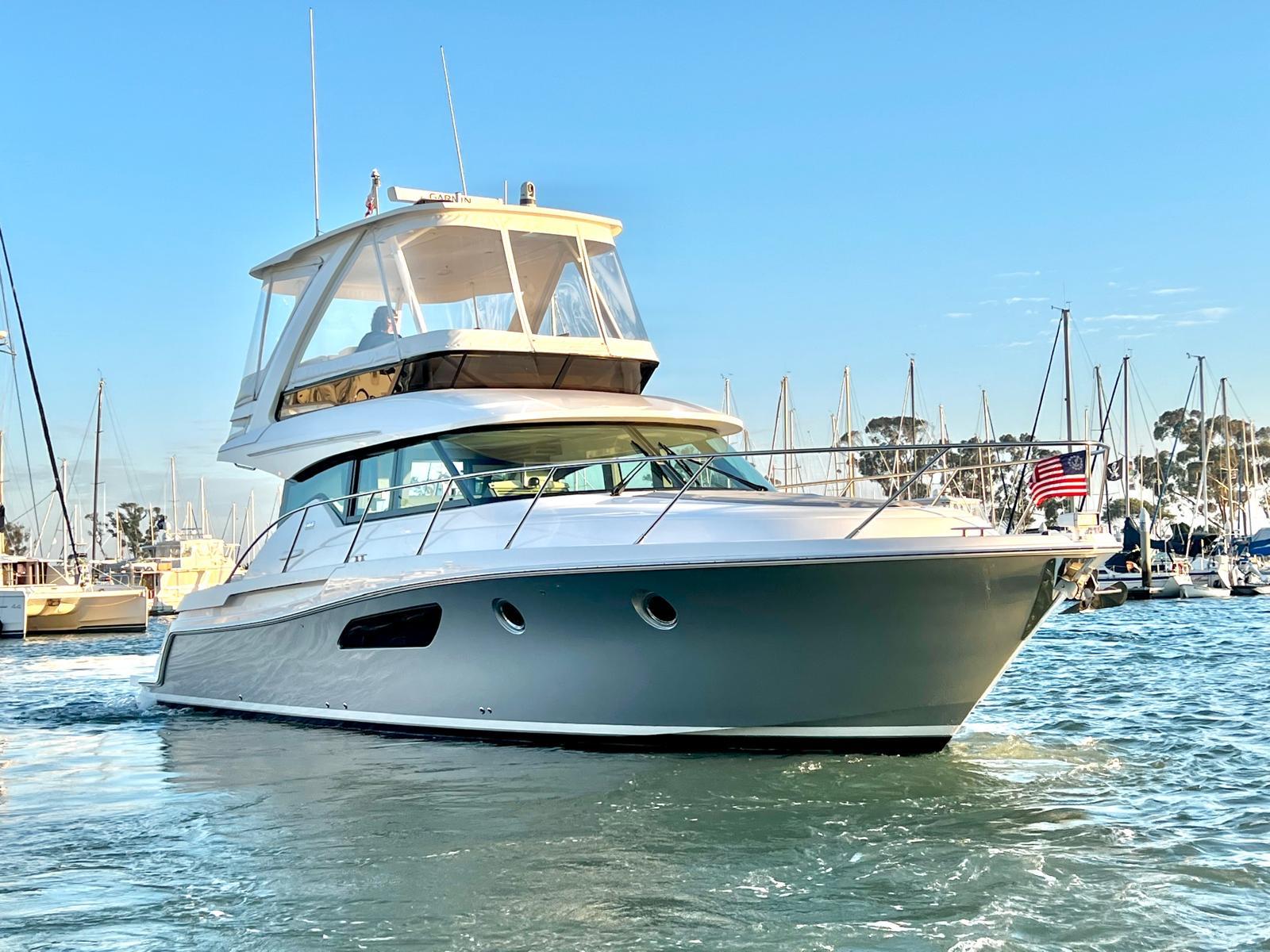 Tiara Yachts F44 Review – Full Specs, Performance, and Features ...