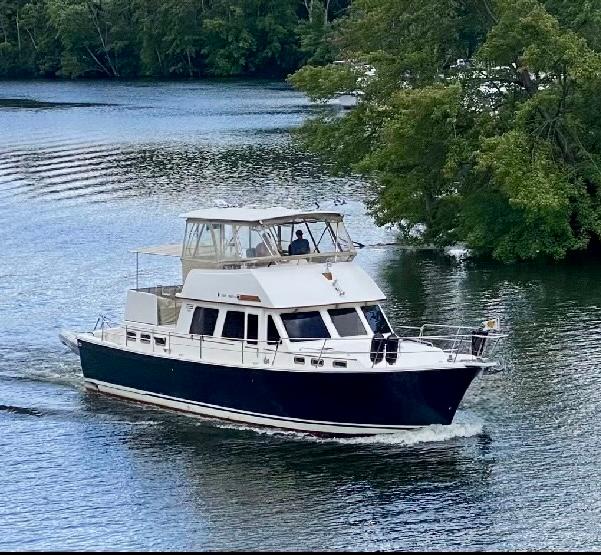 2005 Sabre 47 Motor Yacht - FLY Yachts