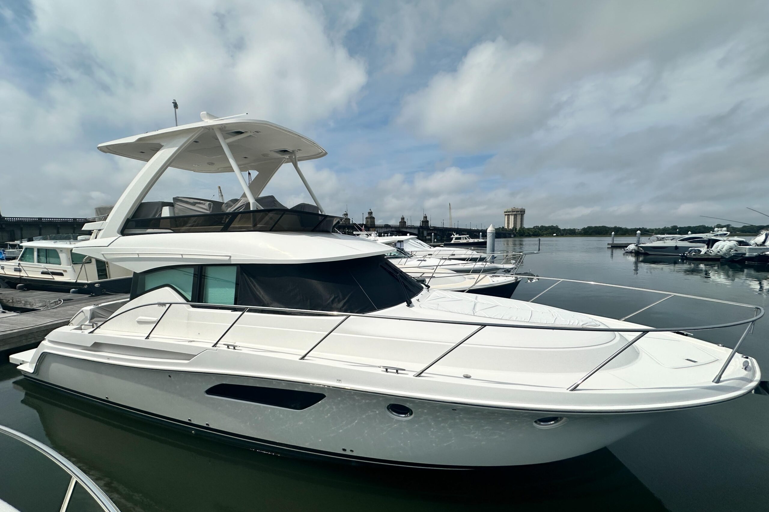 2021 Tiara Yachts F44 Flybridge - FLY Yachts