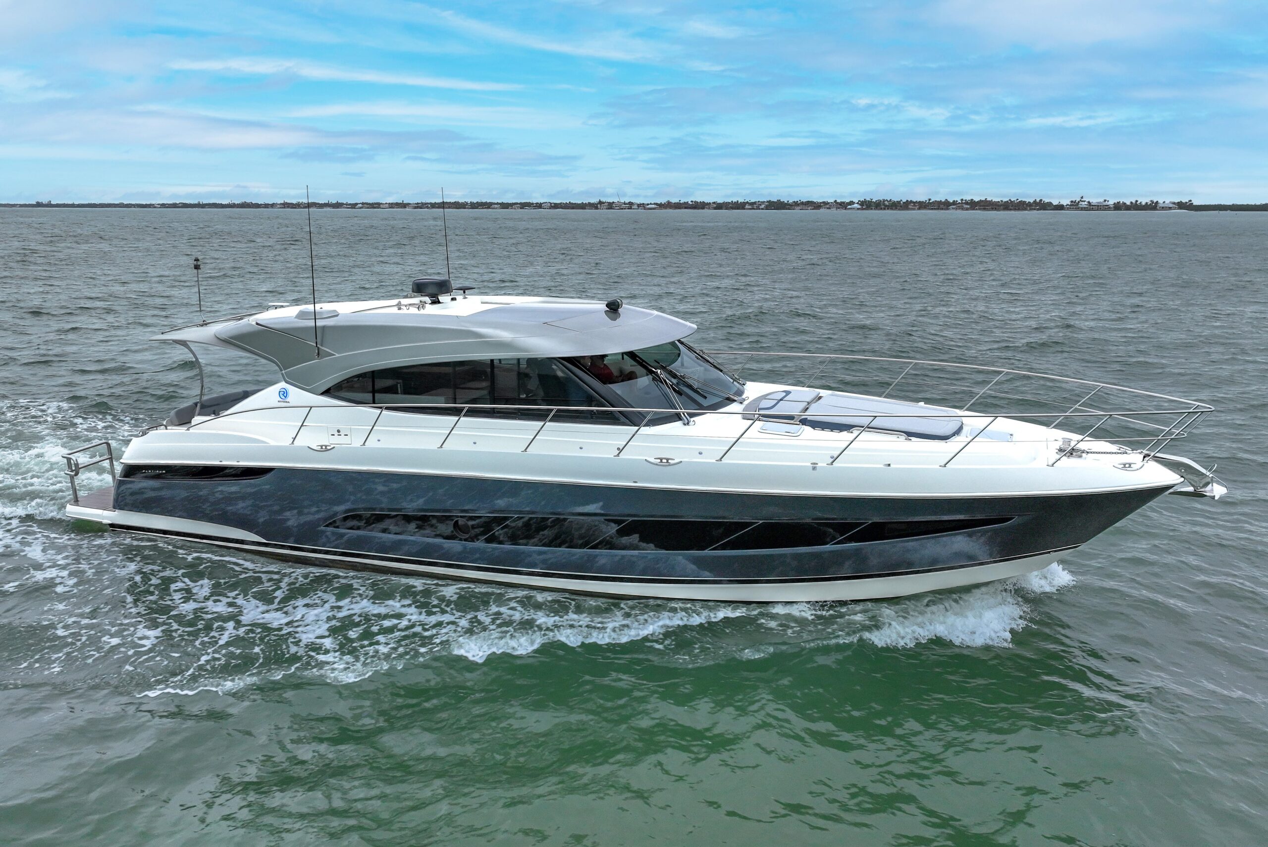 2021 Riviera 5400 Sport Yacht - FLY Yachts