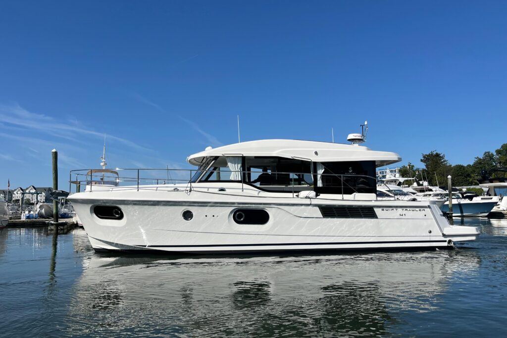 2026 Beneteau 41 Swift Trawler Sedan | Fly Yachts
